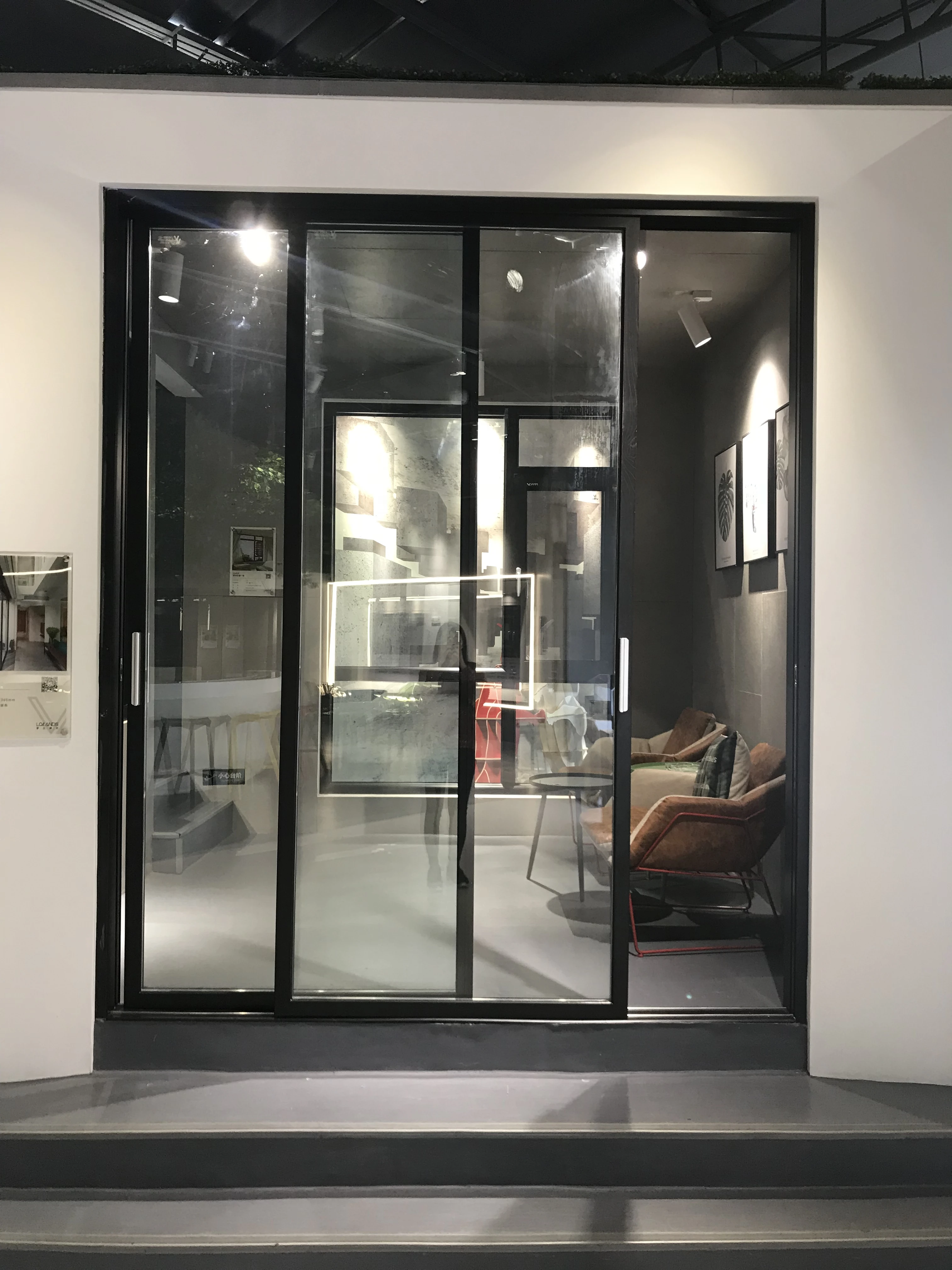 Slim-Frame-Glass-System-Sliding-Minimalist-Aluminium-Folding-Door.jpg