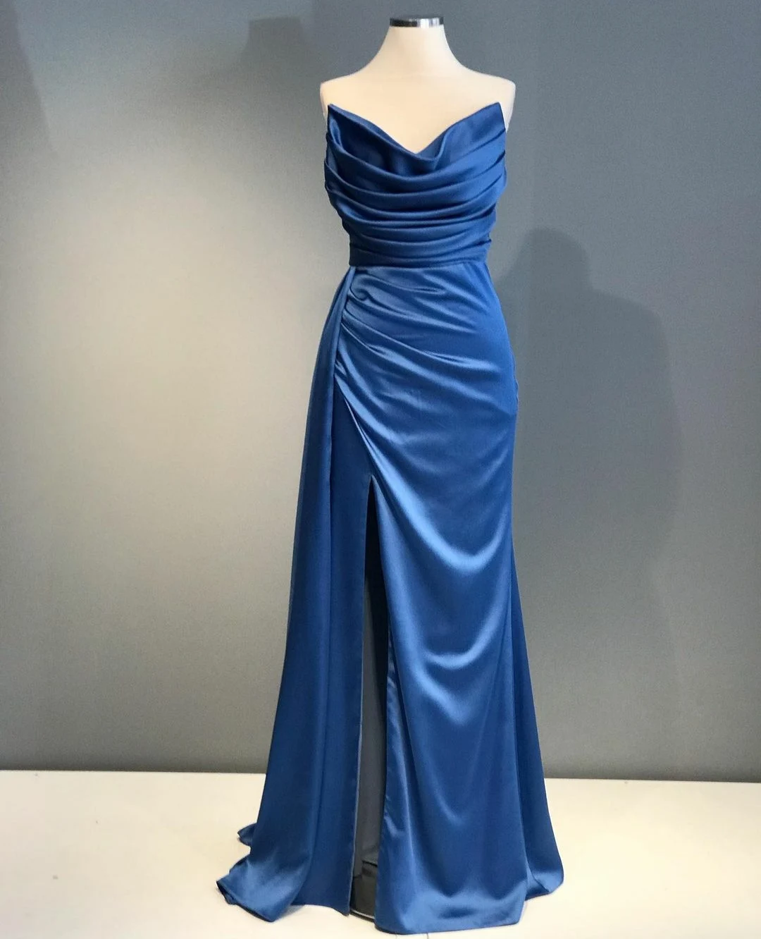 Sexy-Long-Satin-V-Neck-Evening-Dresses-With-Slit-Mermaid-Prom-Gowns-Robes-de-soir-e.jpg