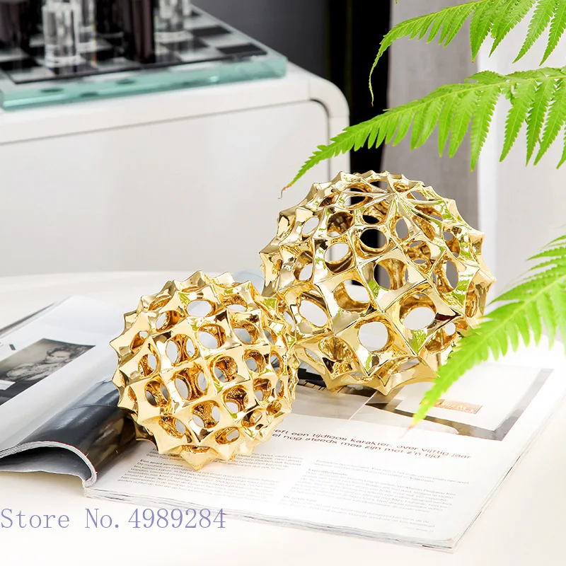 Creative Metal Hollow Ball Round Ball Spike Golden Geometric Abstract ...