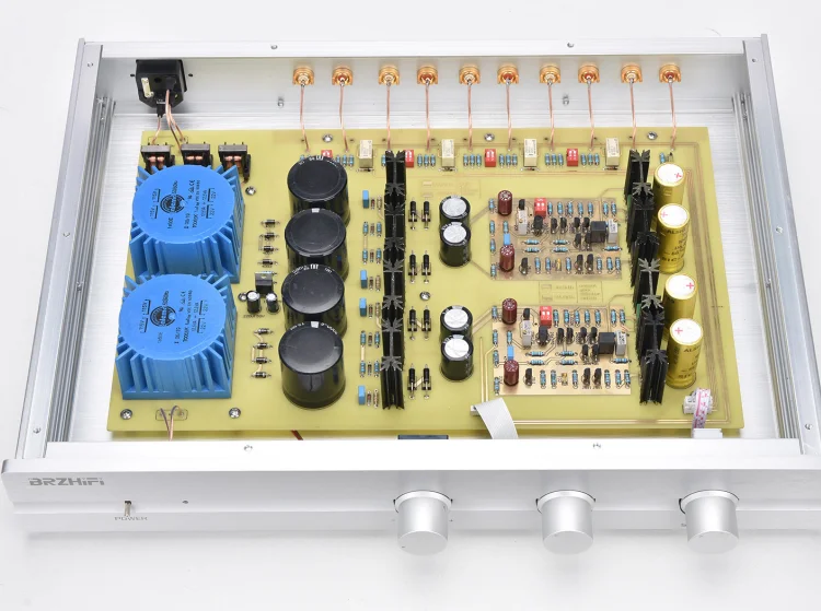 Ultra low distortion pre amplifiers