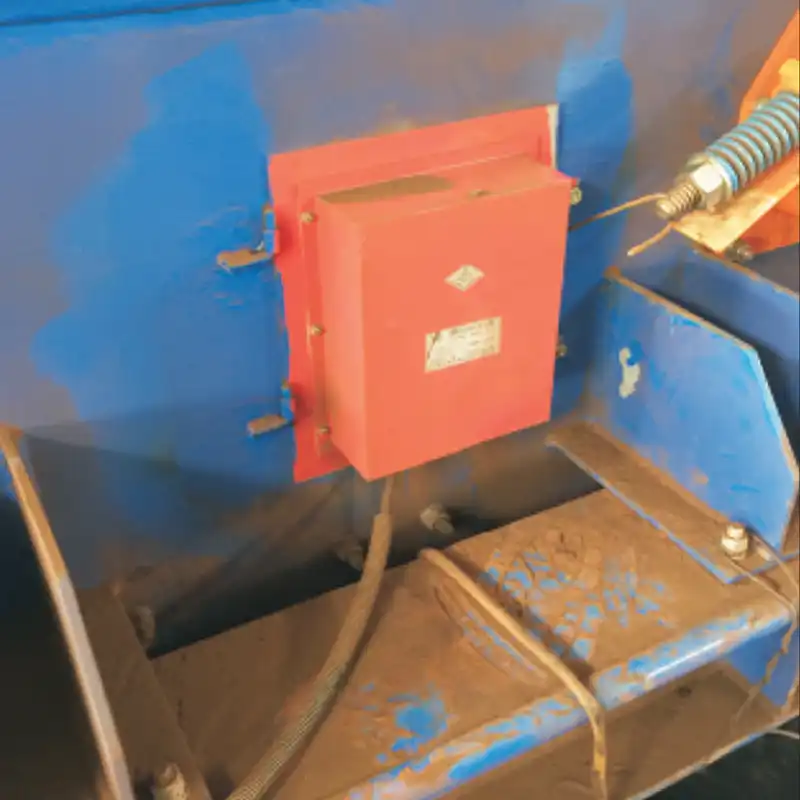 CHOAN belt conveyor chute side wall damped rotation material block jam ...