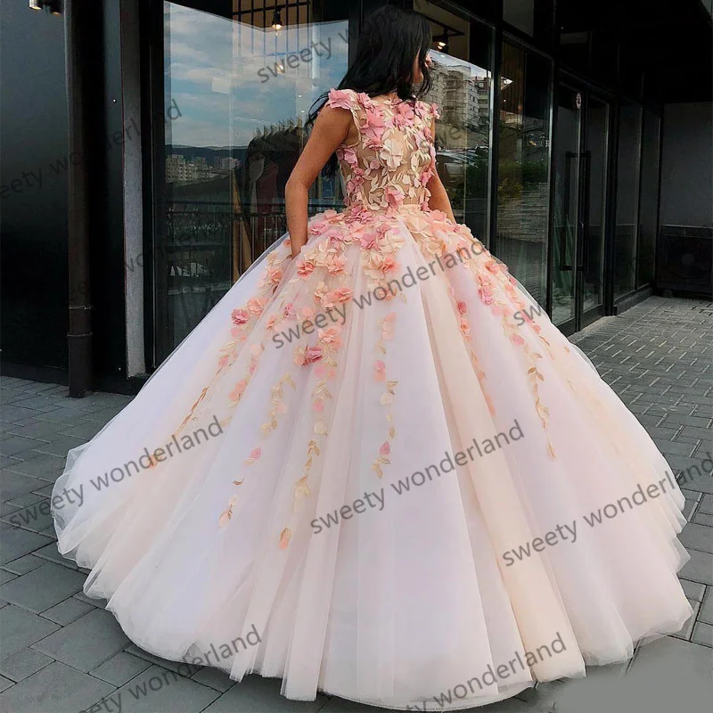 The Most Amazing Prom Dresses Ever