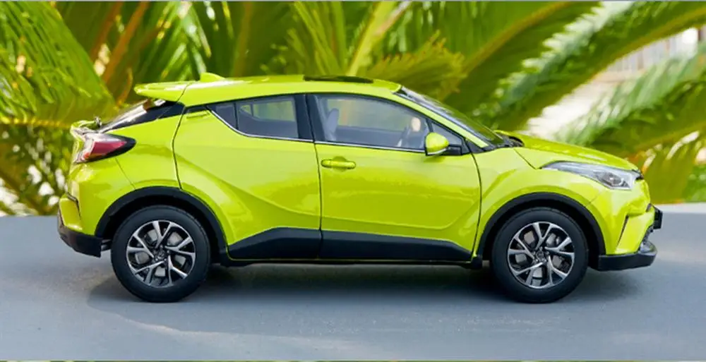 1/18 Scale Toyota C-HR CHR Yellow Diecast Car Model Toy Collection Gift NIB