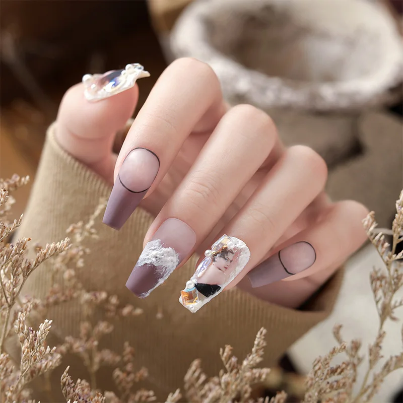 Marilyn Monroe Acrylic Nails