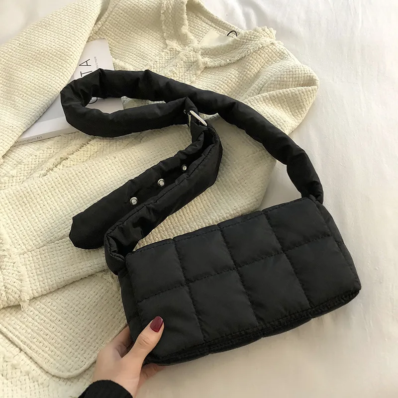 디자이너 코 튼 여자 Crossbody 가방 패션 패딩 된 어깨 가방 아래로 작은 나일론 퀼트 핸드백 짠된 공간 가방 여성을위한