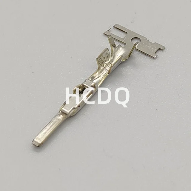 The original 82998-24340 Male automobile connector shell and terminal ...