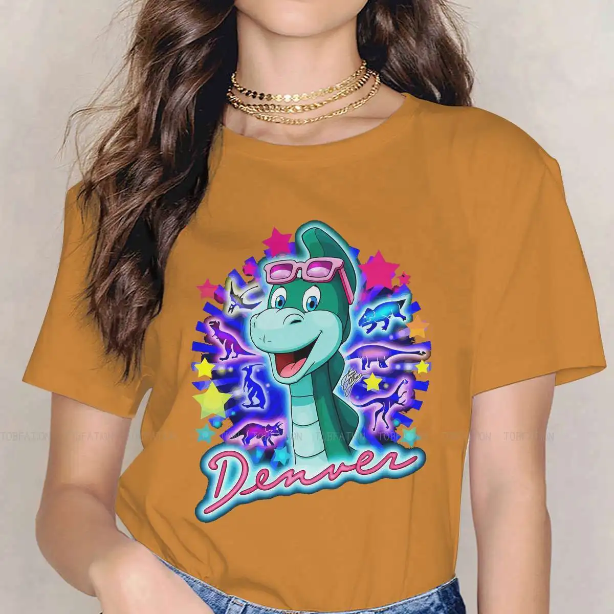 Camiseta de cuello redondo de neón Denver el último dinosaurio Jeremy ...