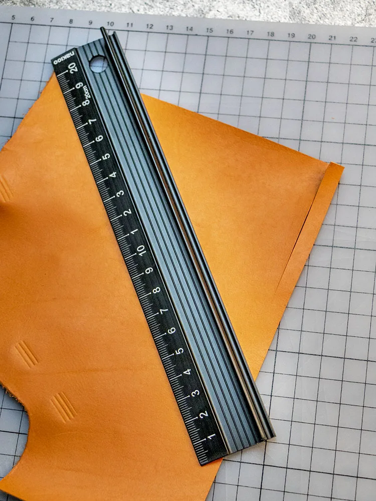 Handmade Leather DIY Tool Cut Leather Anti-cut Ruler Cut-proof Hand ...