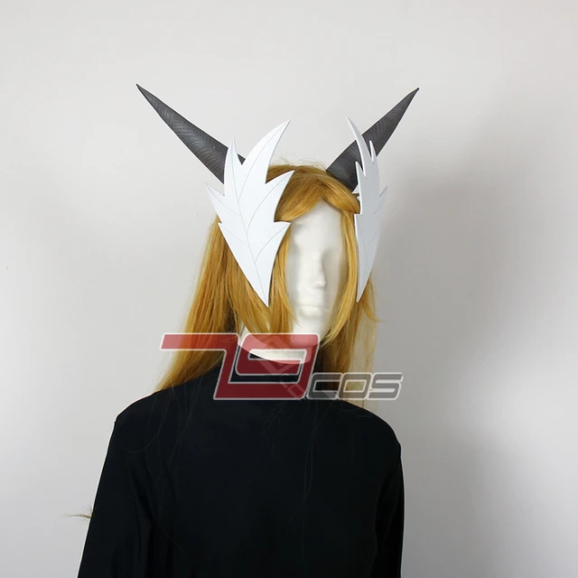 Reshiram Cosplay
