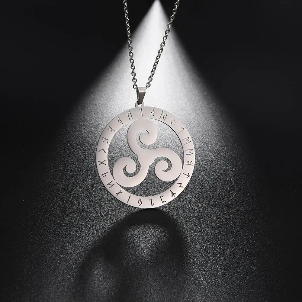 My shape Triskel Symbol Irland Runes Buchstaben Halskette für Frauen Runde Anhänger Edelstahl ...