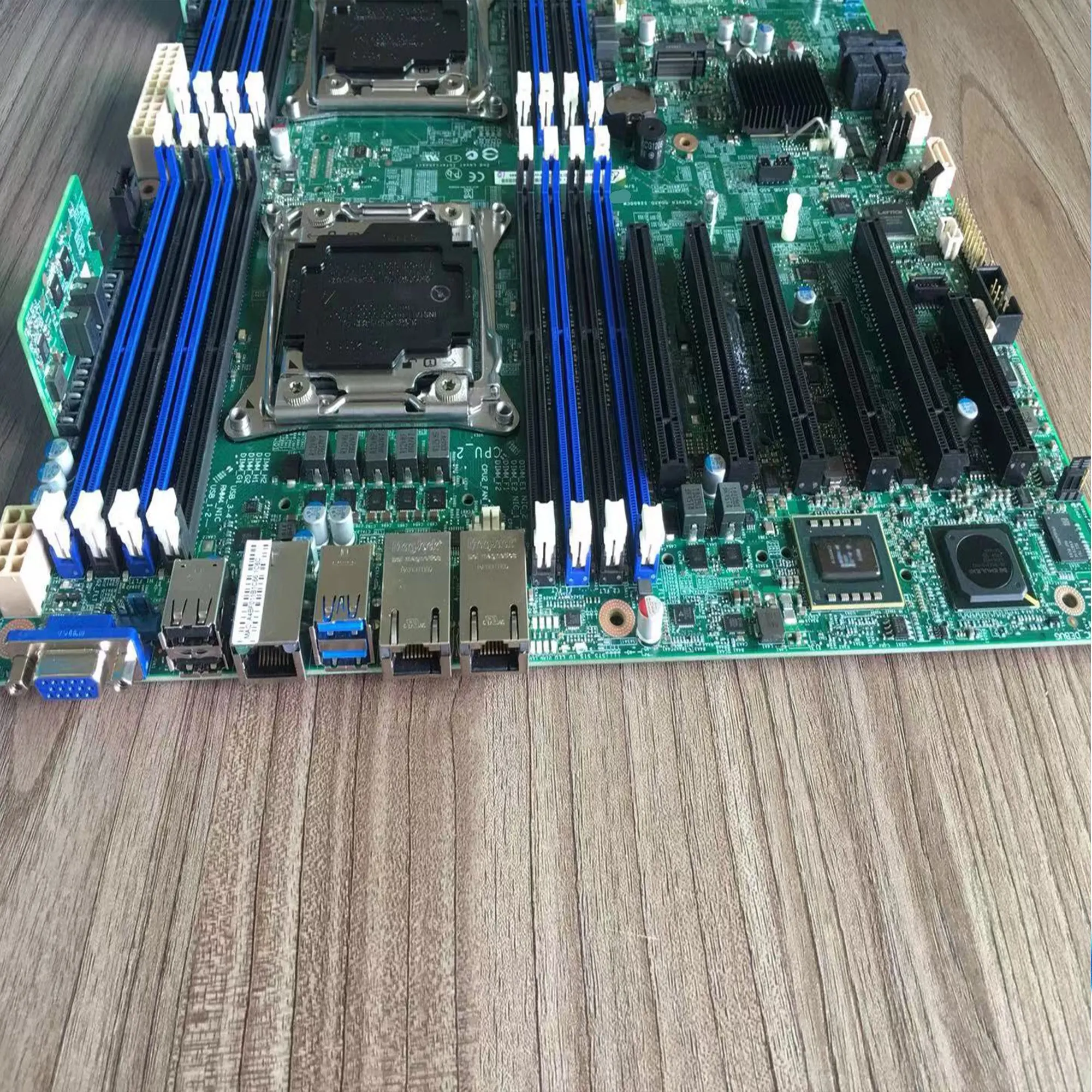 【などの】 Intel S2600CW server/workstation motherboard LGA 2011 (Socket R ...