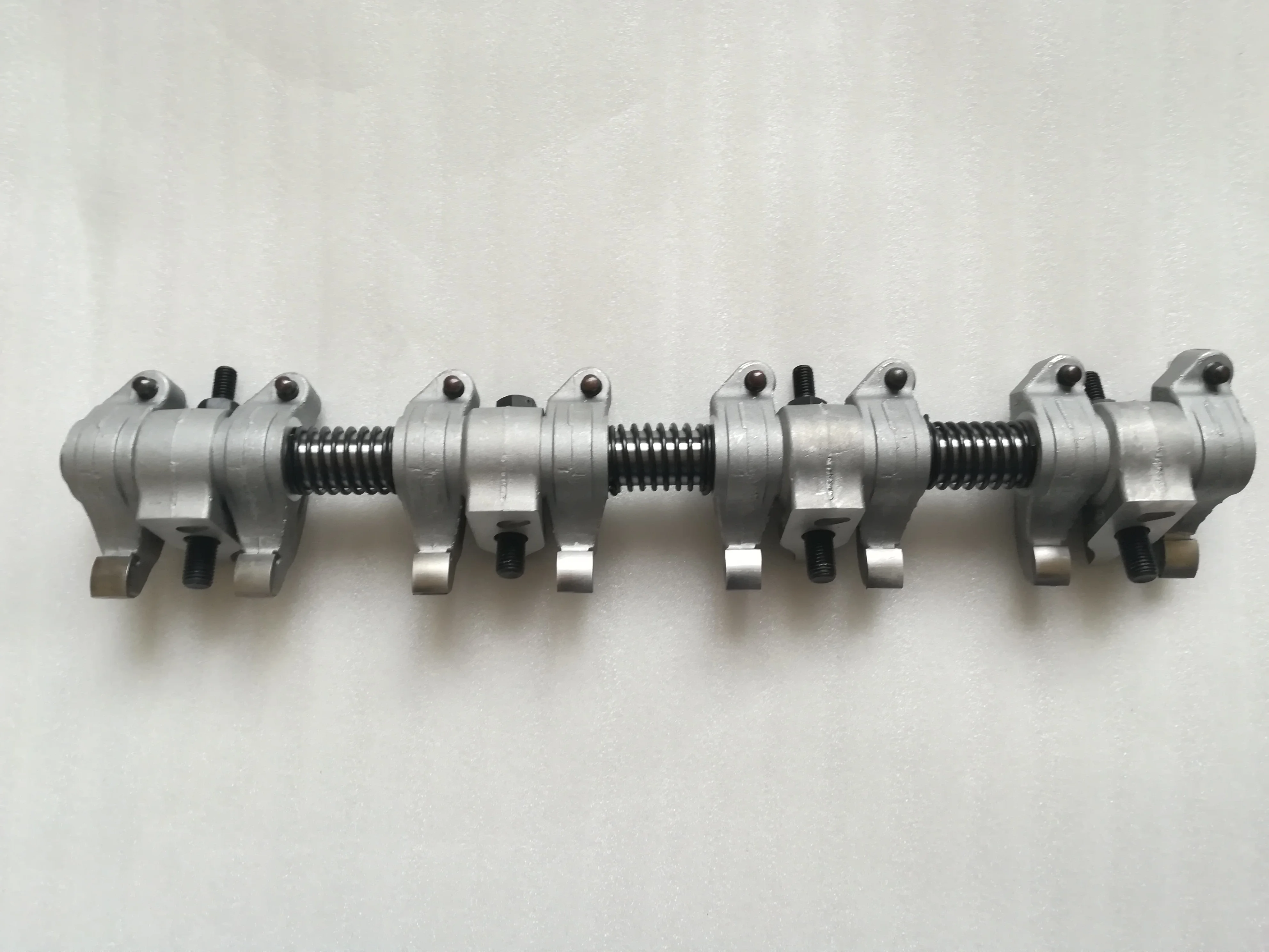 Cylinder-Head-Rocker-Arm-Assy-For-Isuzu-4JG2.jpg