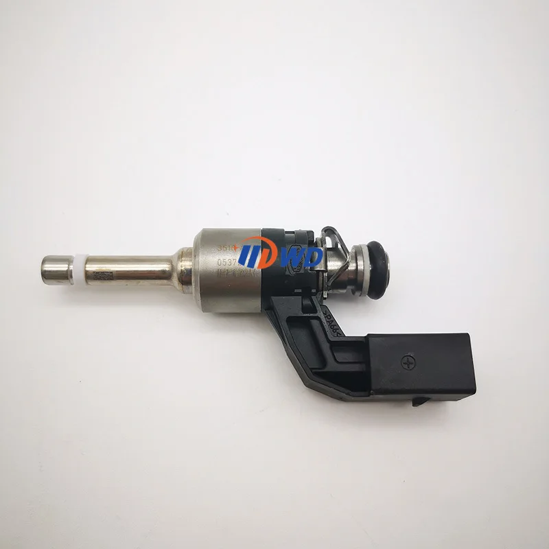 Fuel Injector 03C906036E 03C906036M for VW GOLF 1.4 TSI MK6 / GEN 6