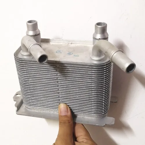 부품 OE No LR015152 PBC500180 오일 쿨러 LR 015152 OEM LR0 15152 No PBC 500180 ...