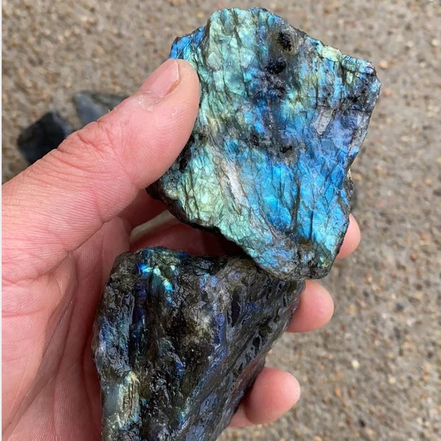 Batu Kristal Yang Warna Biru
