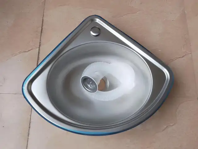 Stainless Steel Triangle Basin Corner Wall-mounted Kitchen Vegetable ...