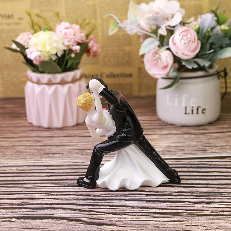 Wedding Cake Topper Cartoon