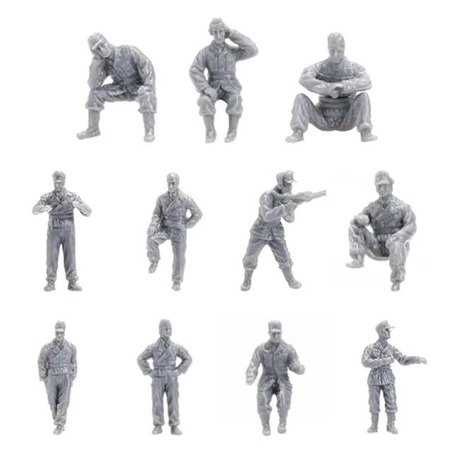 Scale Army Men