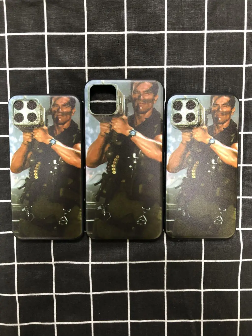 Arnold Schwarzenegger película comando 1985 poster teléfono caso para ...