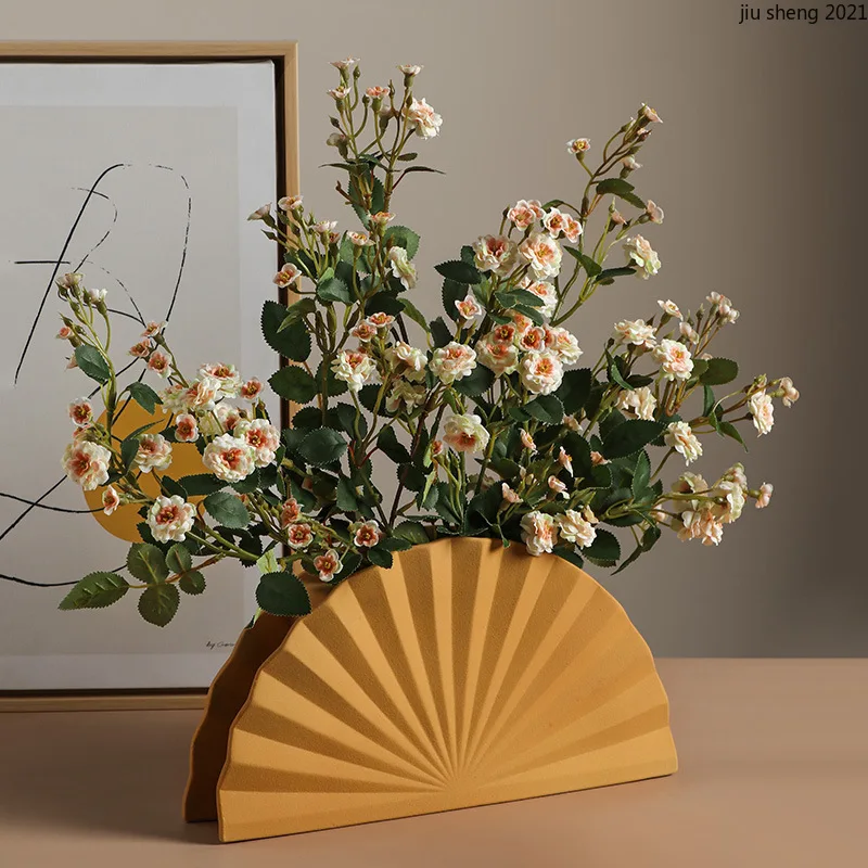 Fan Shaped Flower Arrangement