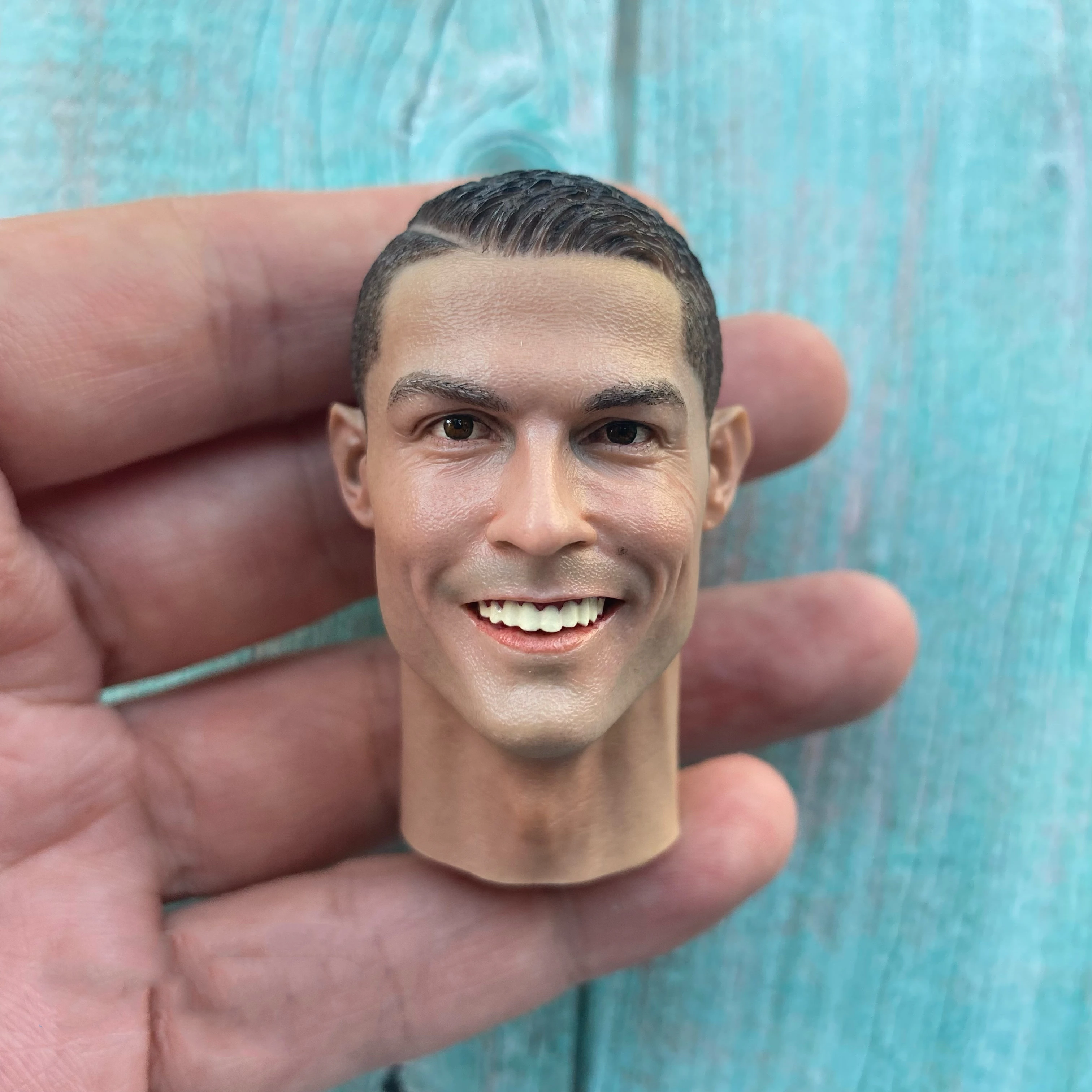 Cristiano-CR7-cabeza-de-cara-sonriente-modelo-esculpido-de-f-tbol ...