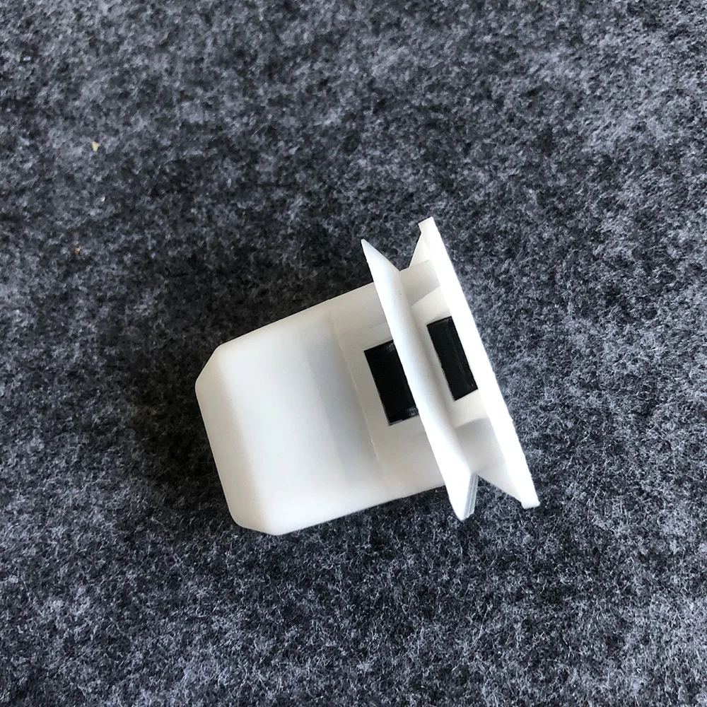 4L0886373 белый нейлон задний ряд сидений Винт Втулка для Audi Q7 A4 S4 ...