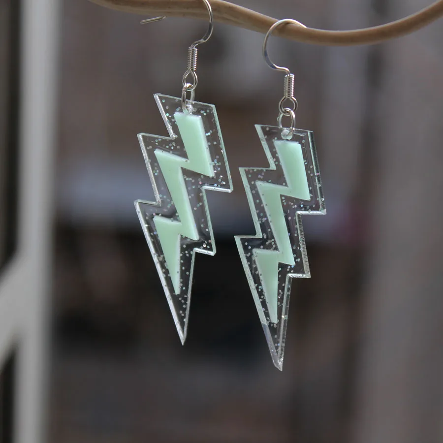 Flash Lightning Bolt On The Ear