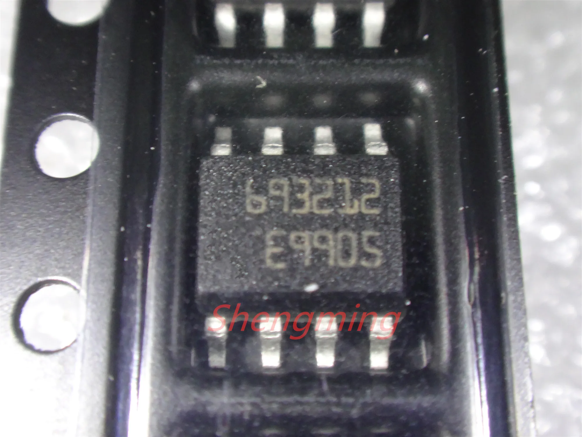 10-L6932D1-2TR-693212-L6932-SOP8.jpg