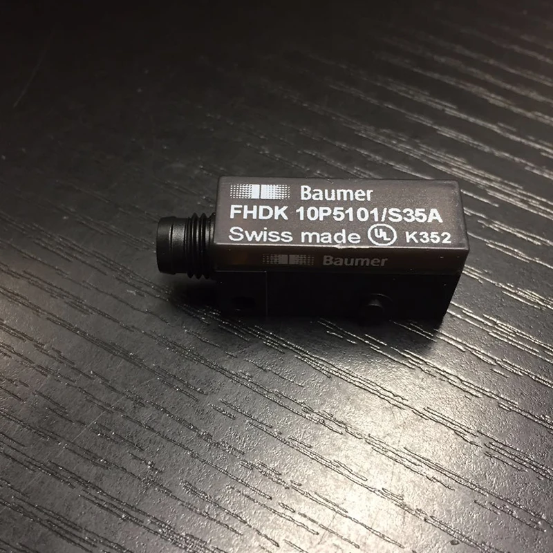 FHDK 10P5101/S35A Diffuse Photoelectric Switch Sensor