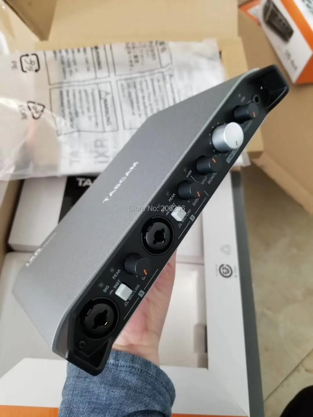 Placa de Som USB Tascam iXR: Interface de Áudio MIDI de Alta Qualidade ...