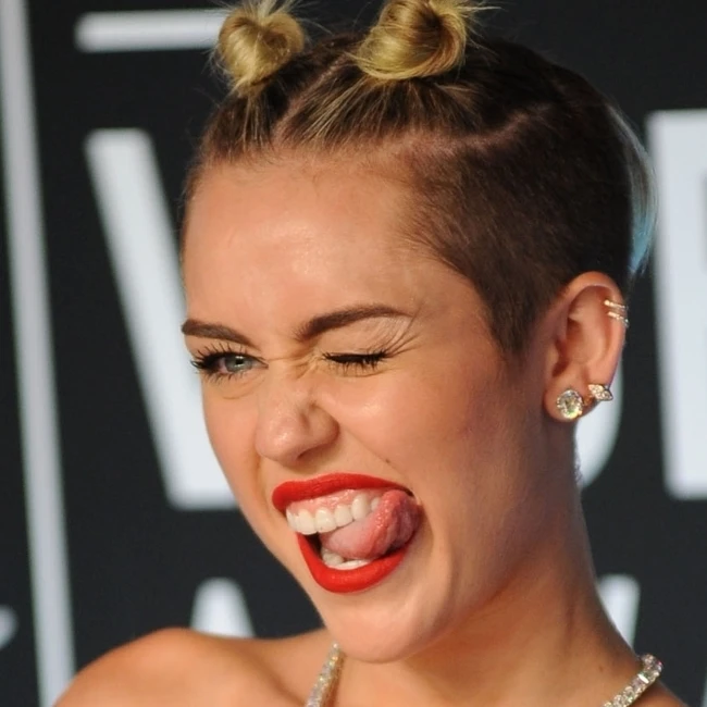 Miley Cyrus At Arrivals For Mtv Video Music Awards 2013 Vmas Photo ...