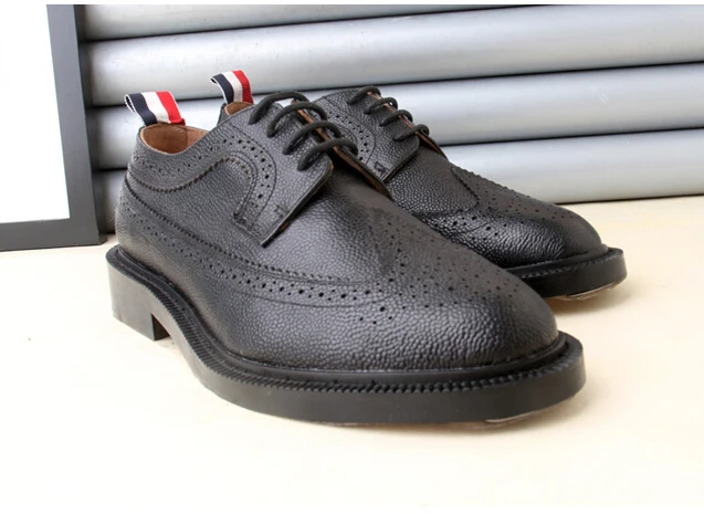 thom-browne-latest-European-fashion-Casual-shoes-to-help-low.jpg