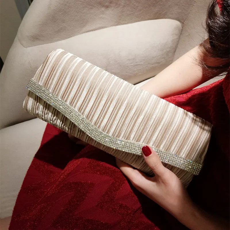 Beige Clutch Bags | semashow.com