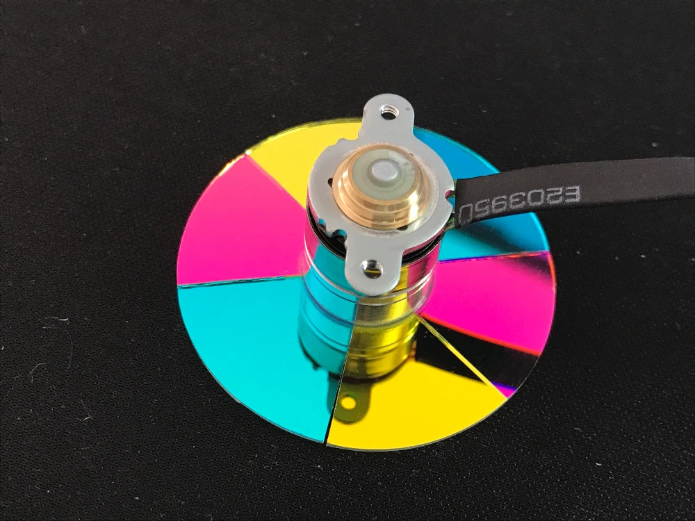 Dinkarville llegada Europa proyector mitsubishi hc3000 magia ...