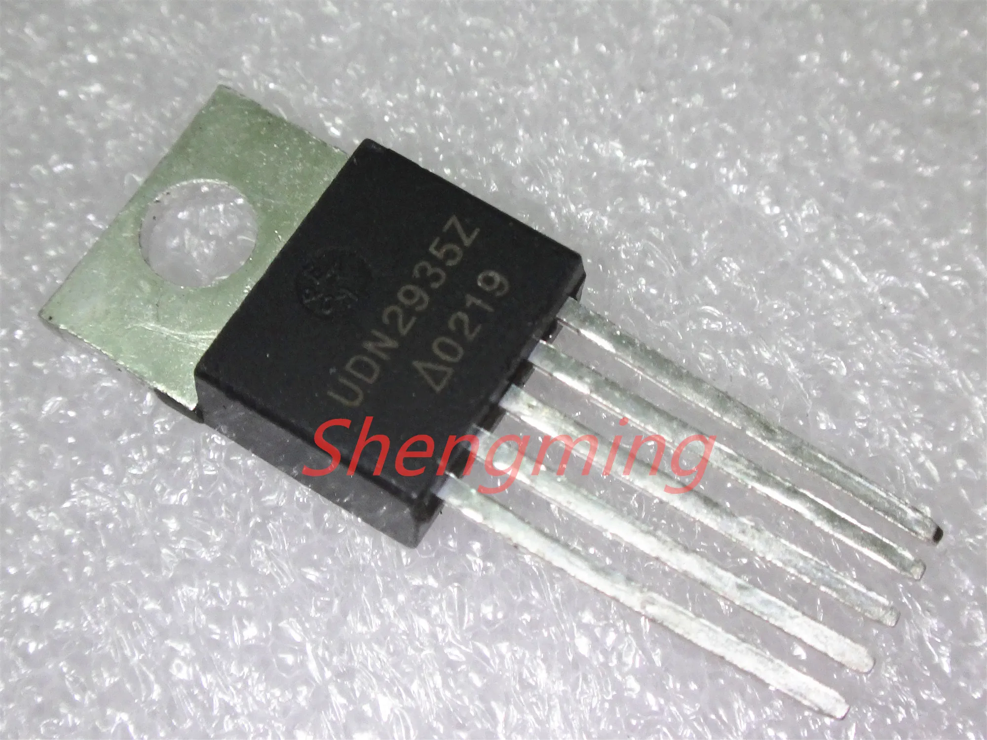 10PCS-UDN2935Z-TO-220.jpg