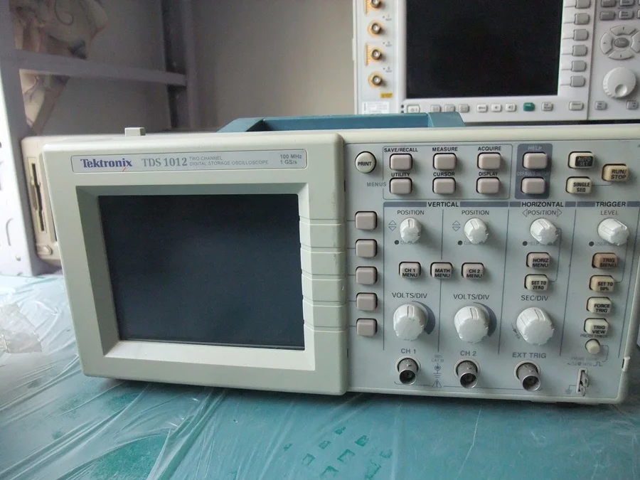 Usado TDS1012 TEKTRONIX Osciloscópio 100 MHz 1GS/s 2 Channel Testado ...