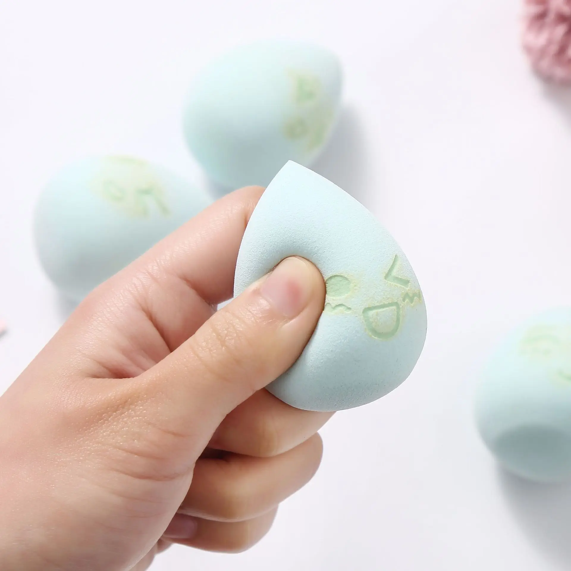 Light Green Color Makeup Sponge Puff Foundation BB CC Cream MakeUpTool ...