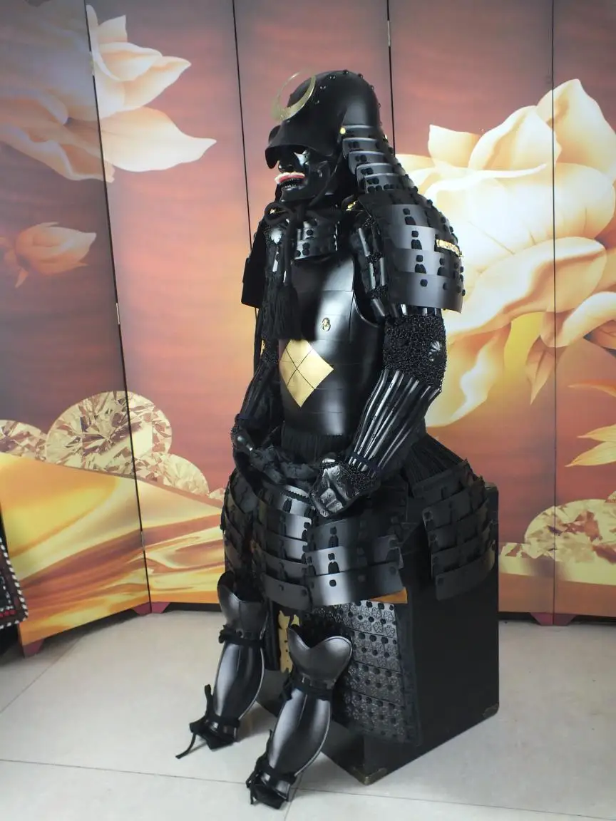 The-Last-Samurai-Japanese-samurai-armor-to-wear-black-warrior.jpg
