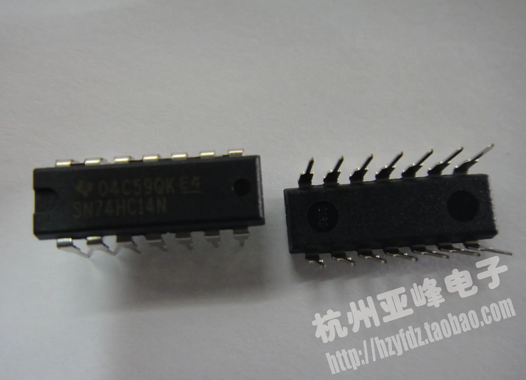 Free-Delivery-New-original-IC-IC-SN74HC14N-74-hc14-DIP-14-into-the ...