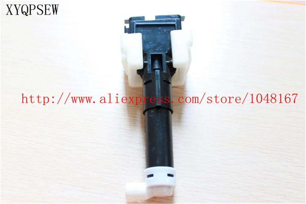 XYQPSEW-For-TOYOTA-headlight-cleaning-nozzle-85208-48070-8520848070.jpg