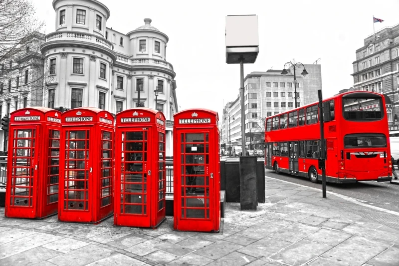 London Black And White And Red Wallpaper