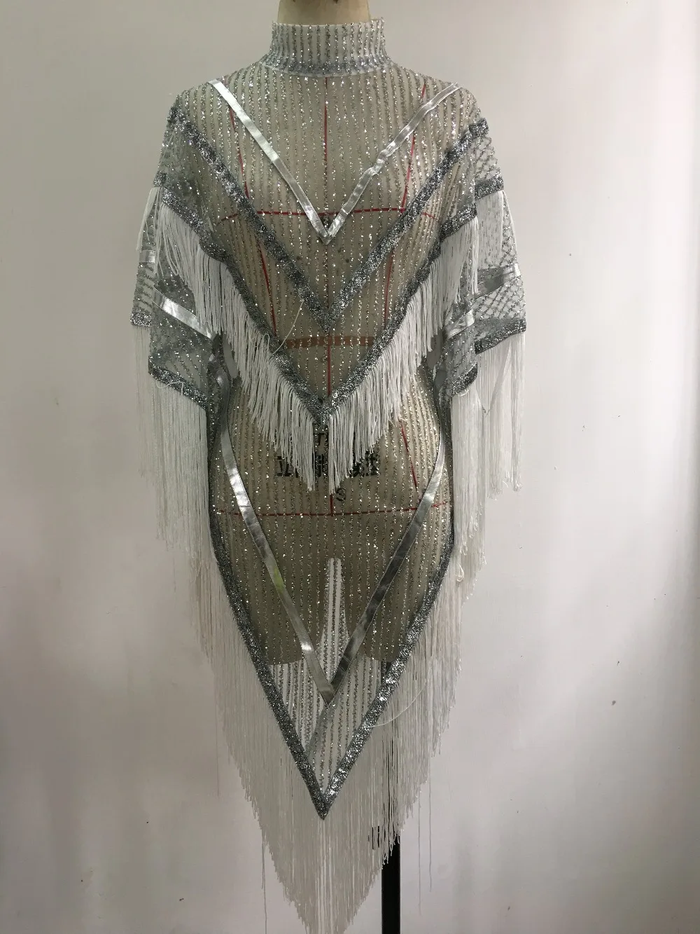 Fashion Glisten White Shining Outfit Cloak For Women Sexy Party Sequin