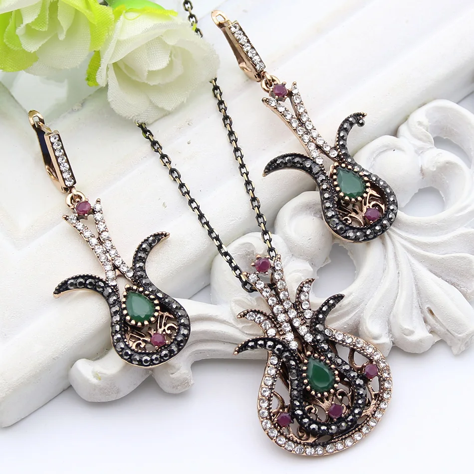 Antique Jewelry Necklace Sets