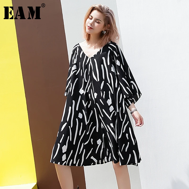 [eam] 2019 New Spring Summer V Neck Three Quarter Sleeve Pattern