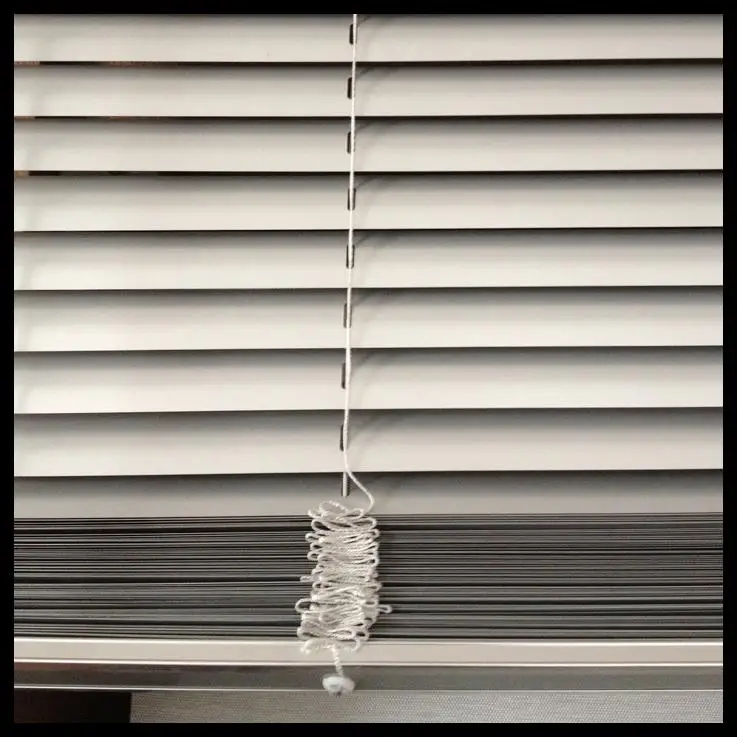 Processing custom shutter shade Turn rod type 25 mm aluminium curtain ...