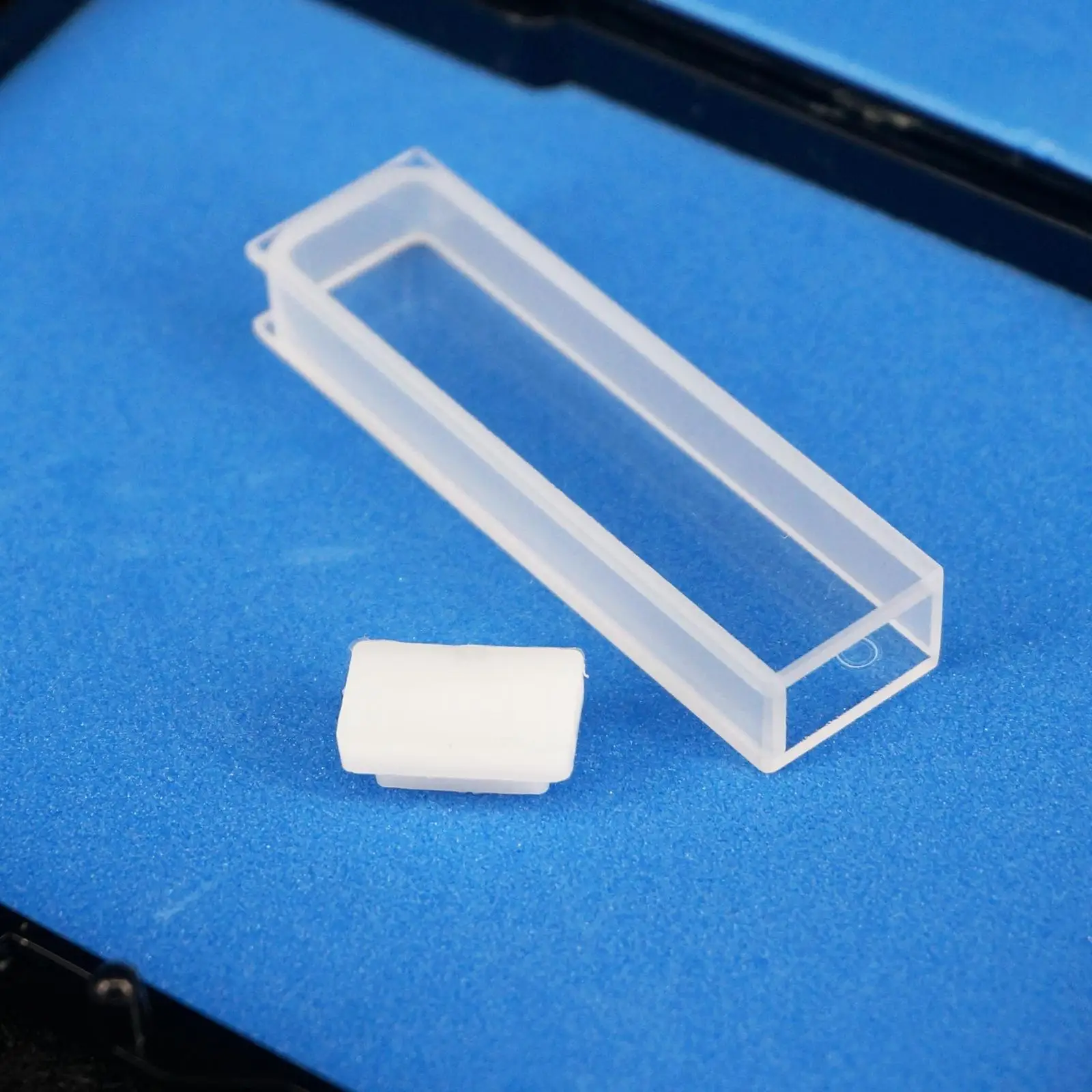 5mm Path Length JGS1 Quartz Cuvette Cell With PTFE Lid For Uv ...