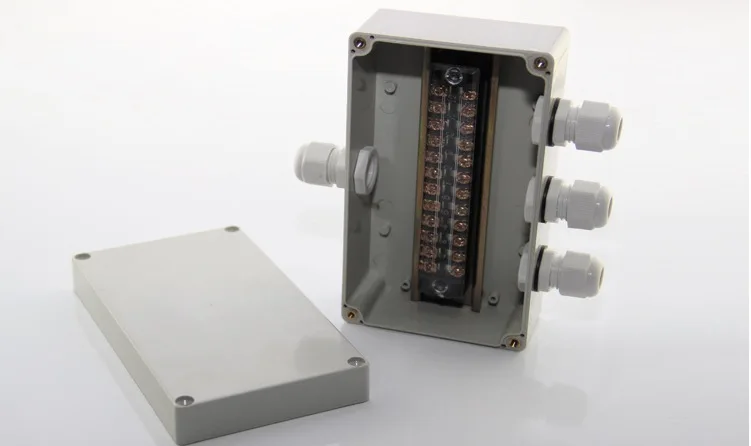 158-90-60MM-one-into-three-out-outdoor-waterproof-plastic-junction-box ...