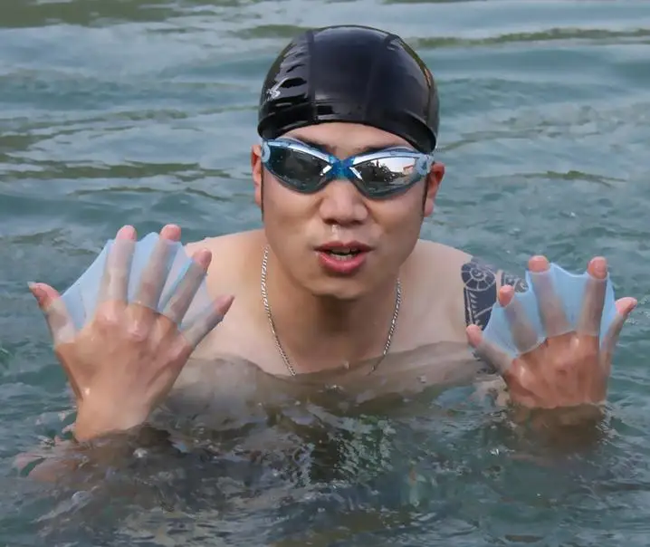 Детали пара перчатка для плавания о плавниках для плавания, ручные ...