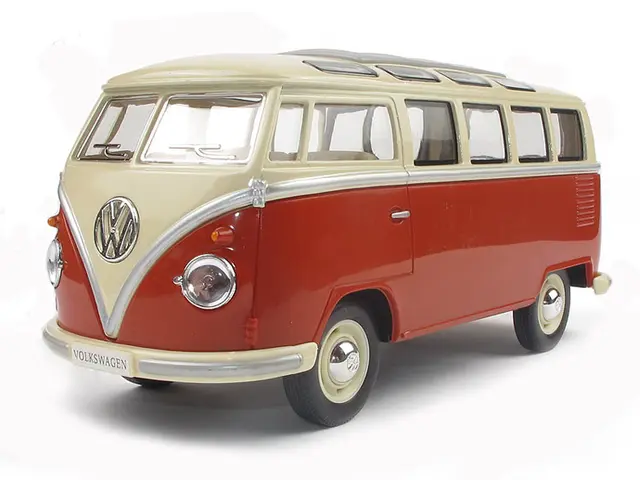 VW Classical Minibus 1:24 Alloy Diecast Model Car Toy Bus MiniVan As ...