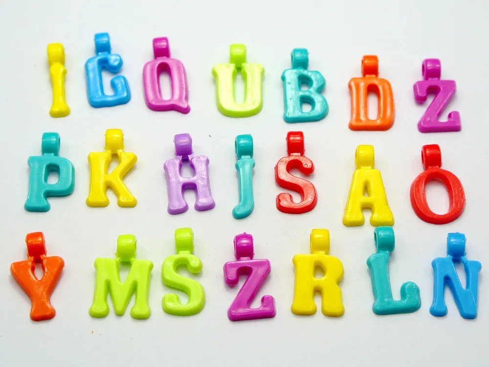 200 Assorted Colorful Acrylic Alphabet Letter Charm Pendants 17mm in 
